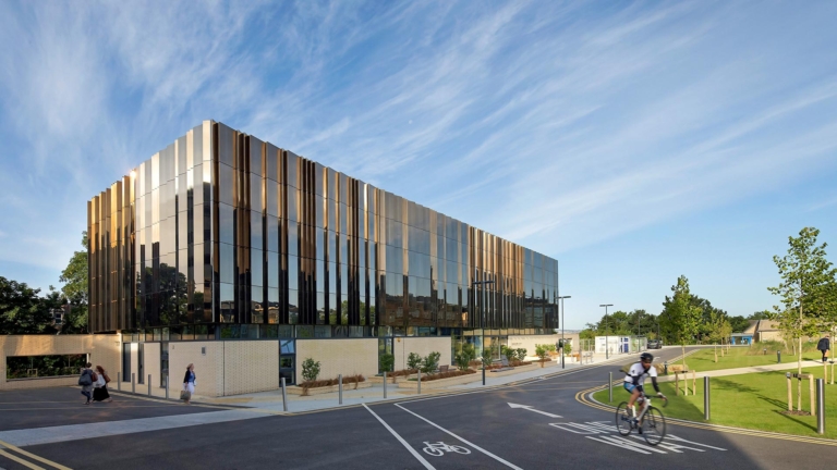 A reflection on the best mirrored cladding material options | Proteus